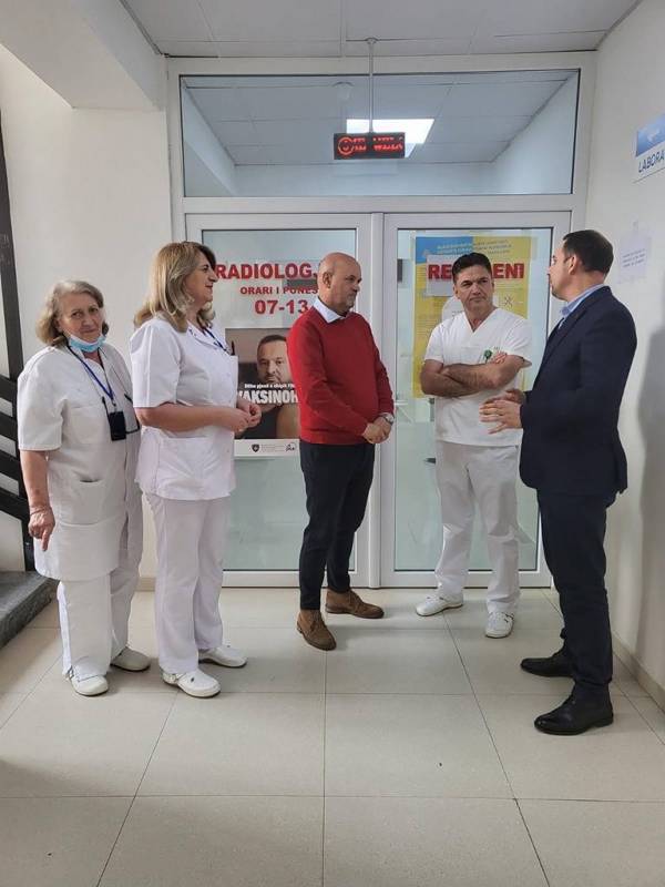 Vizita e drejtorit te shëndetësisë dr Izet Sadiku në QMF-V - Lajmet ...